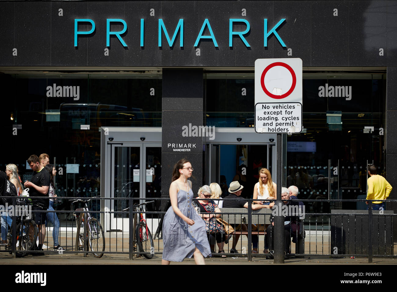 Primark Manchester shop front exterior Stock Photo - Alamy