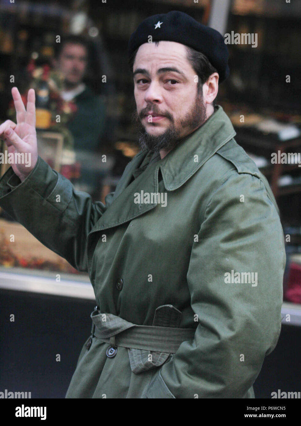 New York City 2006 BENICIO DEL TORO Photo By John Barrett-PHOTOlink.net ...