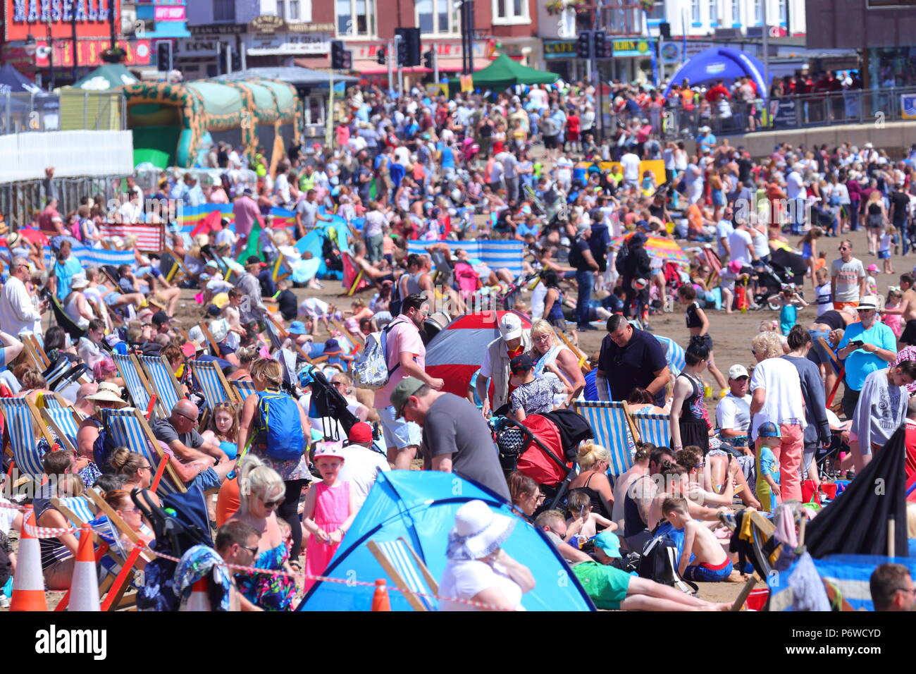Scarborough beach hi-res stock photography and images - Alamy