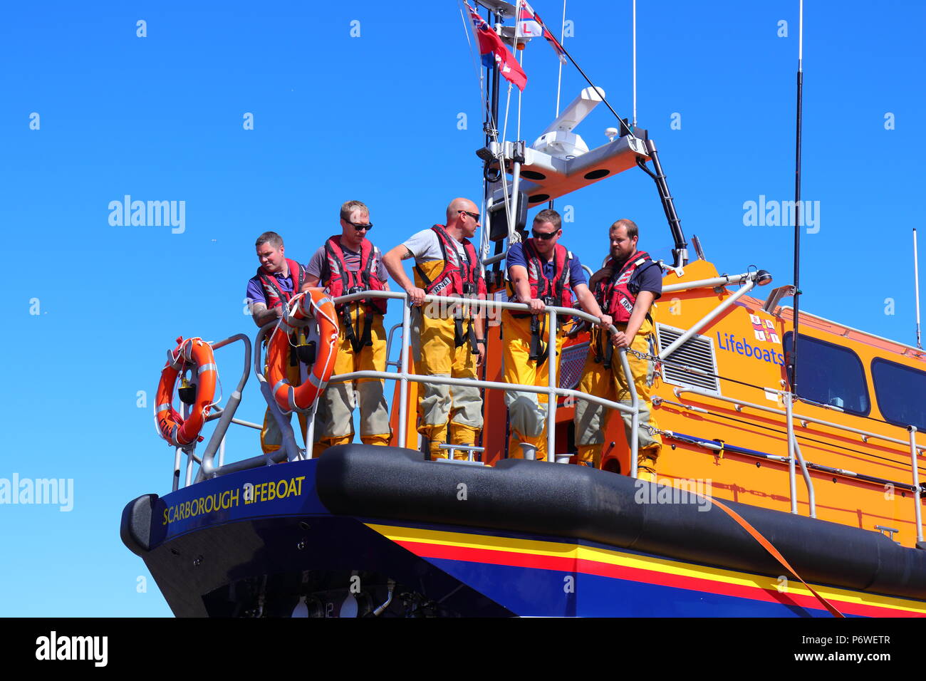 Lifeboat Crew Stock Photos & Lifeboat Crew Stock Images - Alamy