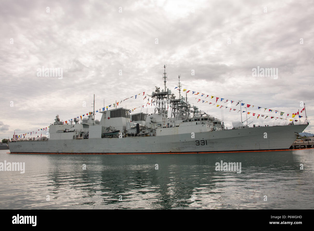 Canadian ship hmcs vancouver ffh 331 hi-res stock photography and ...