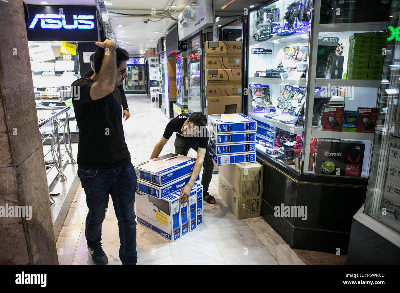 2 articles hi-res stock photography and images - Alamy