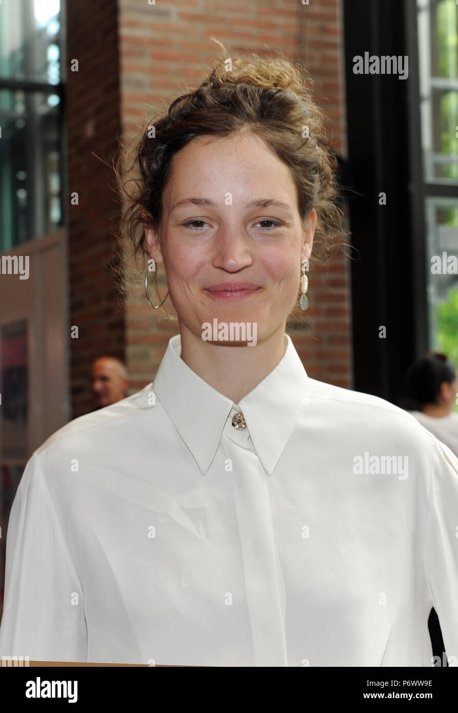 Vicky Krieps Phantom Thread Premiere 03 Gotceleb