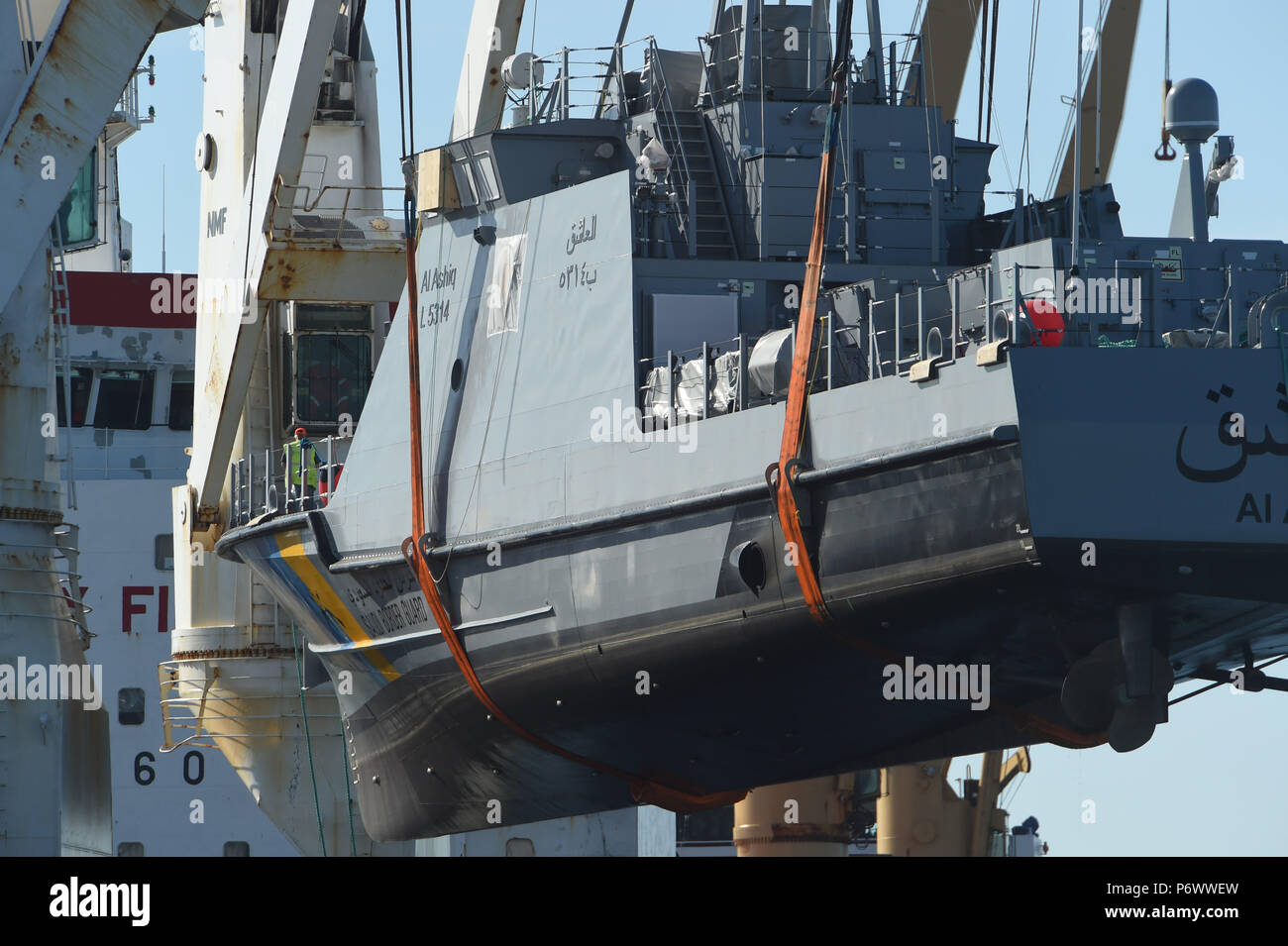 Saudi construction workers hi-res stock photography and images - Alamy