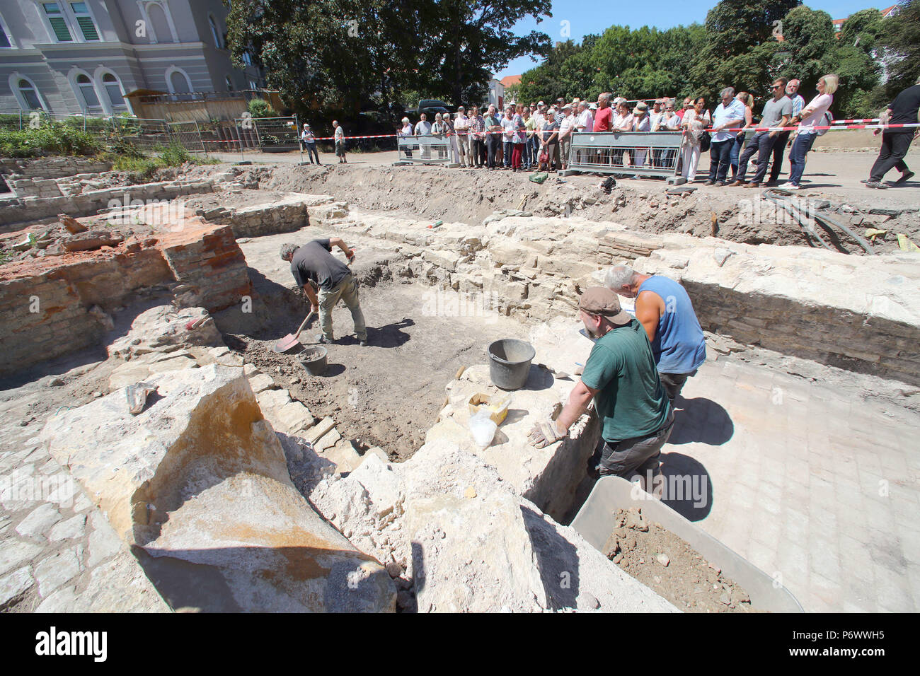 Medieval pit house hi-res stock photography and images - Alamy