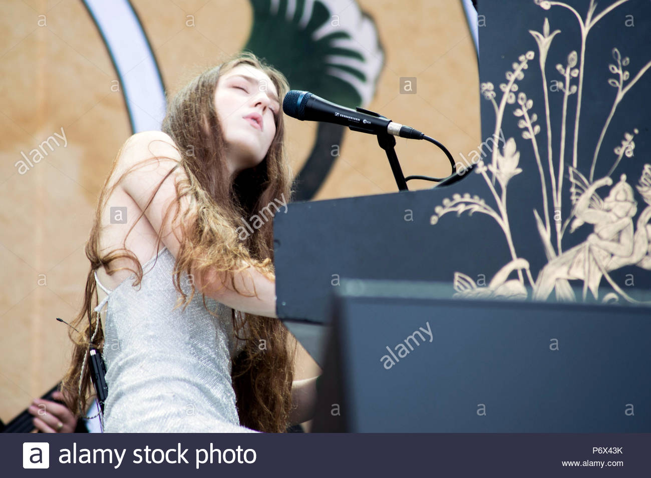 Birdy Singer Stock Photos & Birdy Singer Stock Images - Alamy