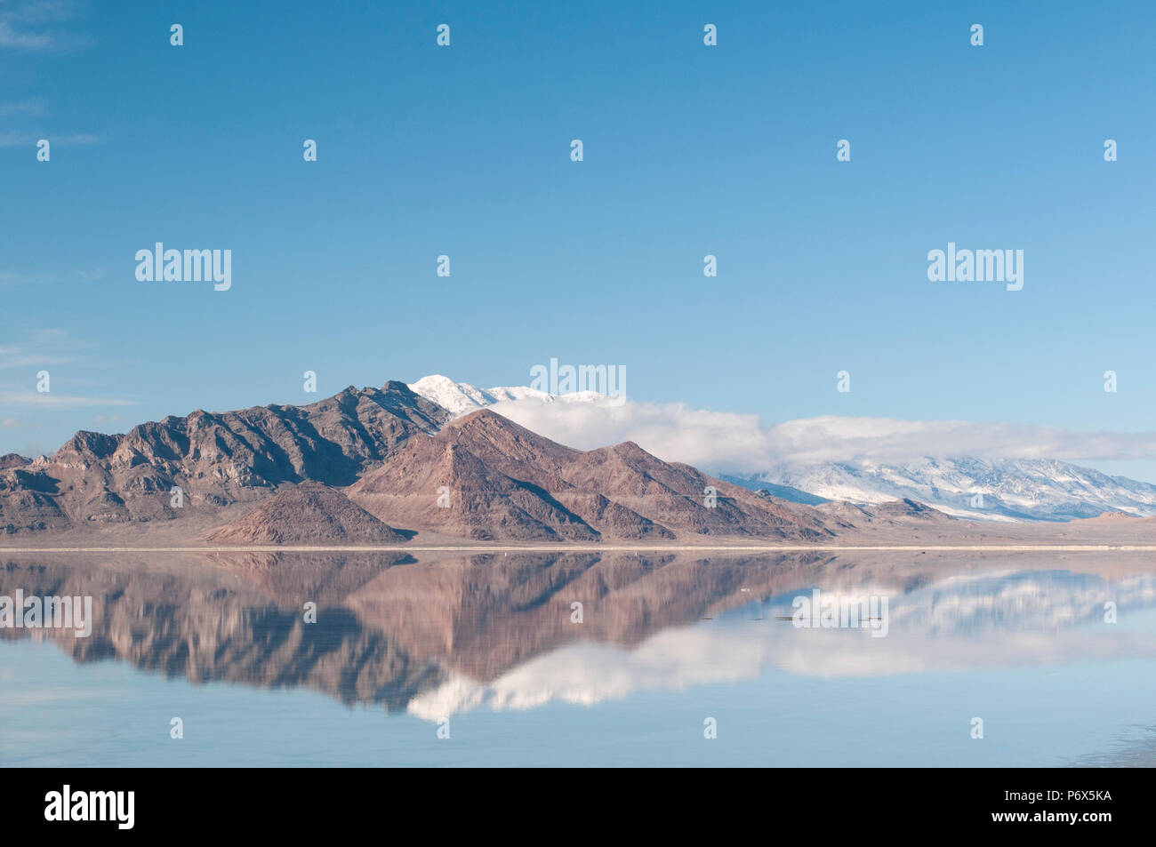 Bonneville salt flats reflection hi-res stock photography and images ...