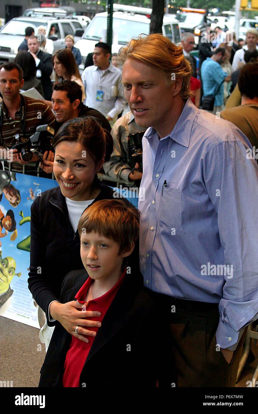 New York City 2004 FILE PHOTO Anne Curry & family Photo by John Barrett ...