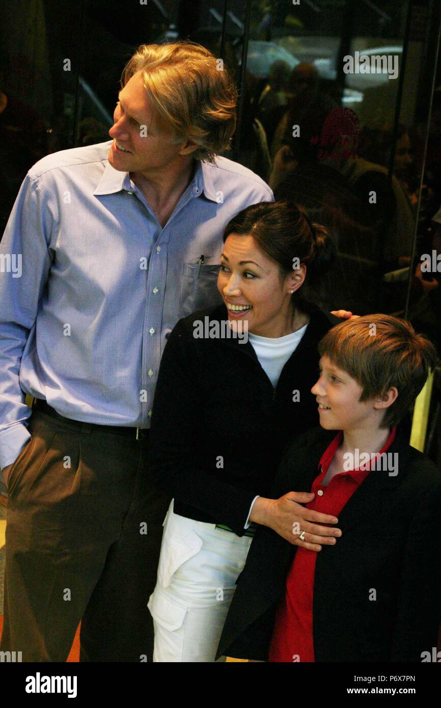 New York City 2004 FILE PHOTO Anne Curry & family Photo by John Barrett ...