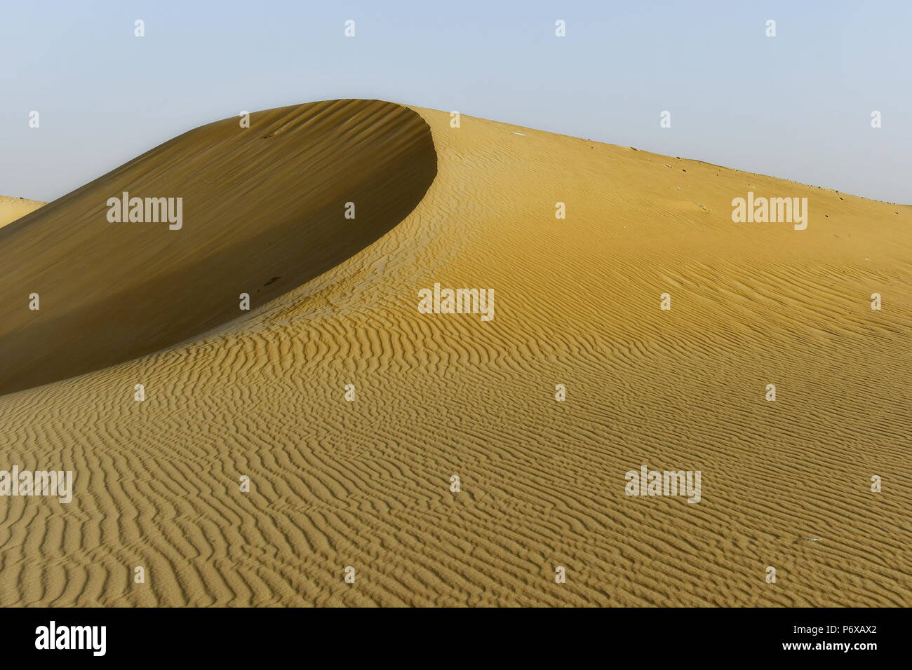Sand Dunes in Desert of Saudi Arabia. No men, no life only sand every ...