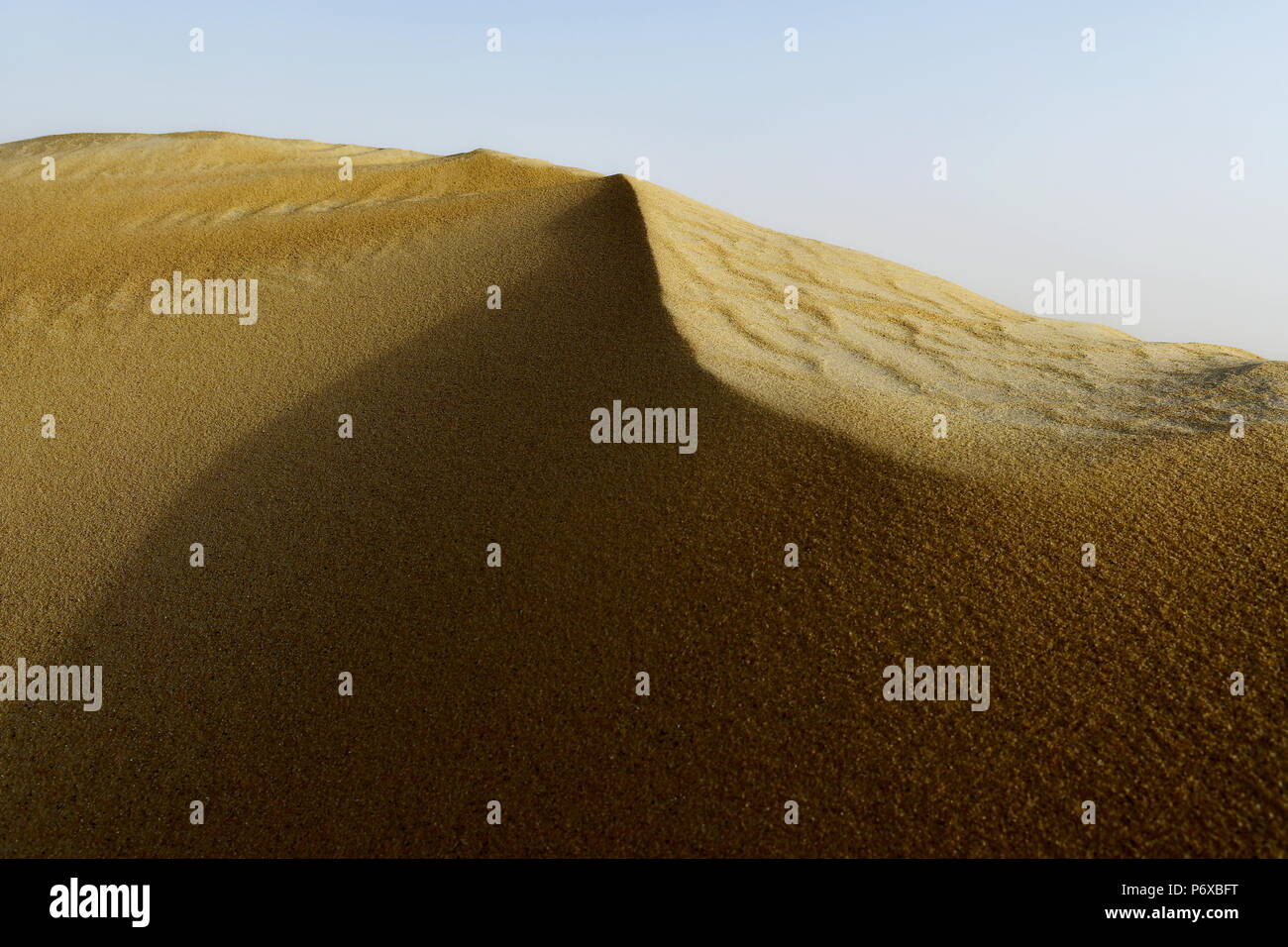 Sand Dunes in Desert of Saudi Arabia. No men, no life only sand every ...