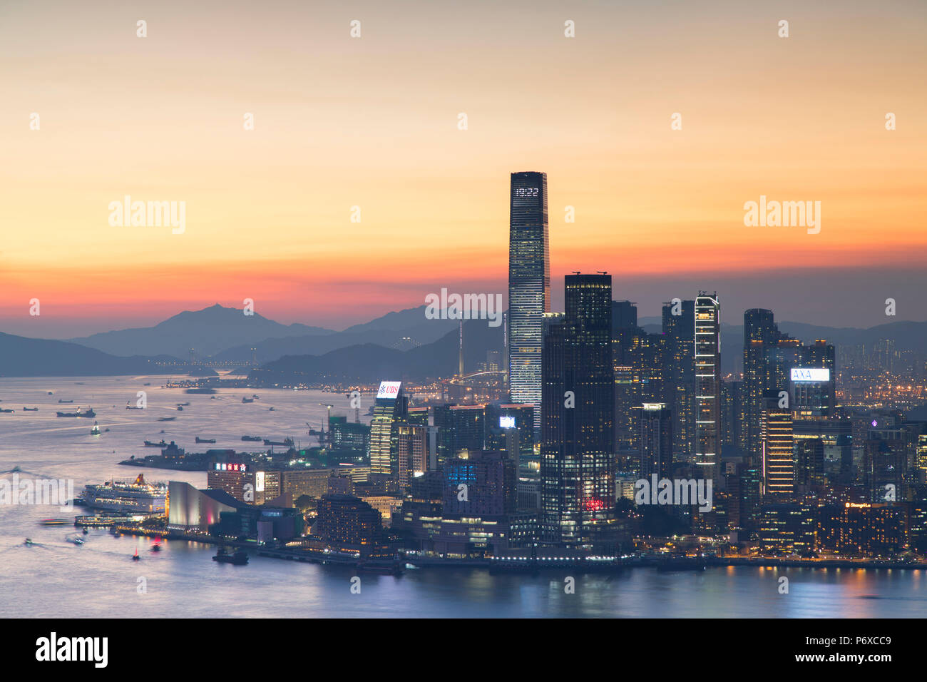 International Commerce Centre (ICC) and Kowloon at sunset, Hong Kong ...