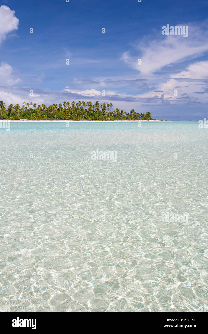 Cook Islands, Aitutaki Atoll, Tropical island and beach Stock Photo - Alamy