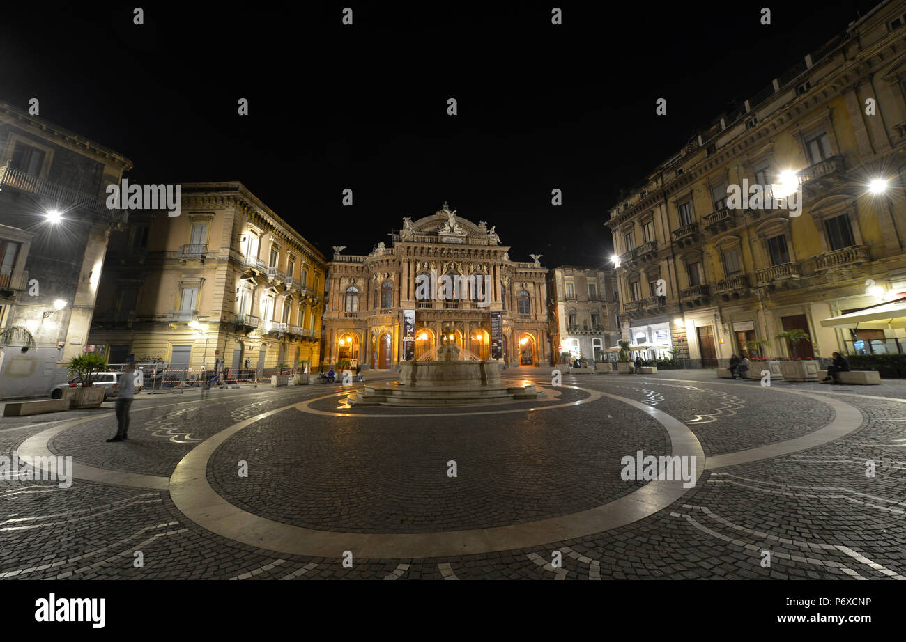 Teatro Massimo Bellini, Piazza Vincenzo Bellini, Catania, Sizilien ...