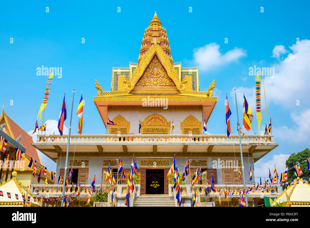 Phnom penh cambodia buddhism hi-res stock photography and images - Alamy