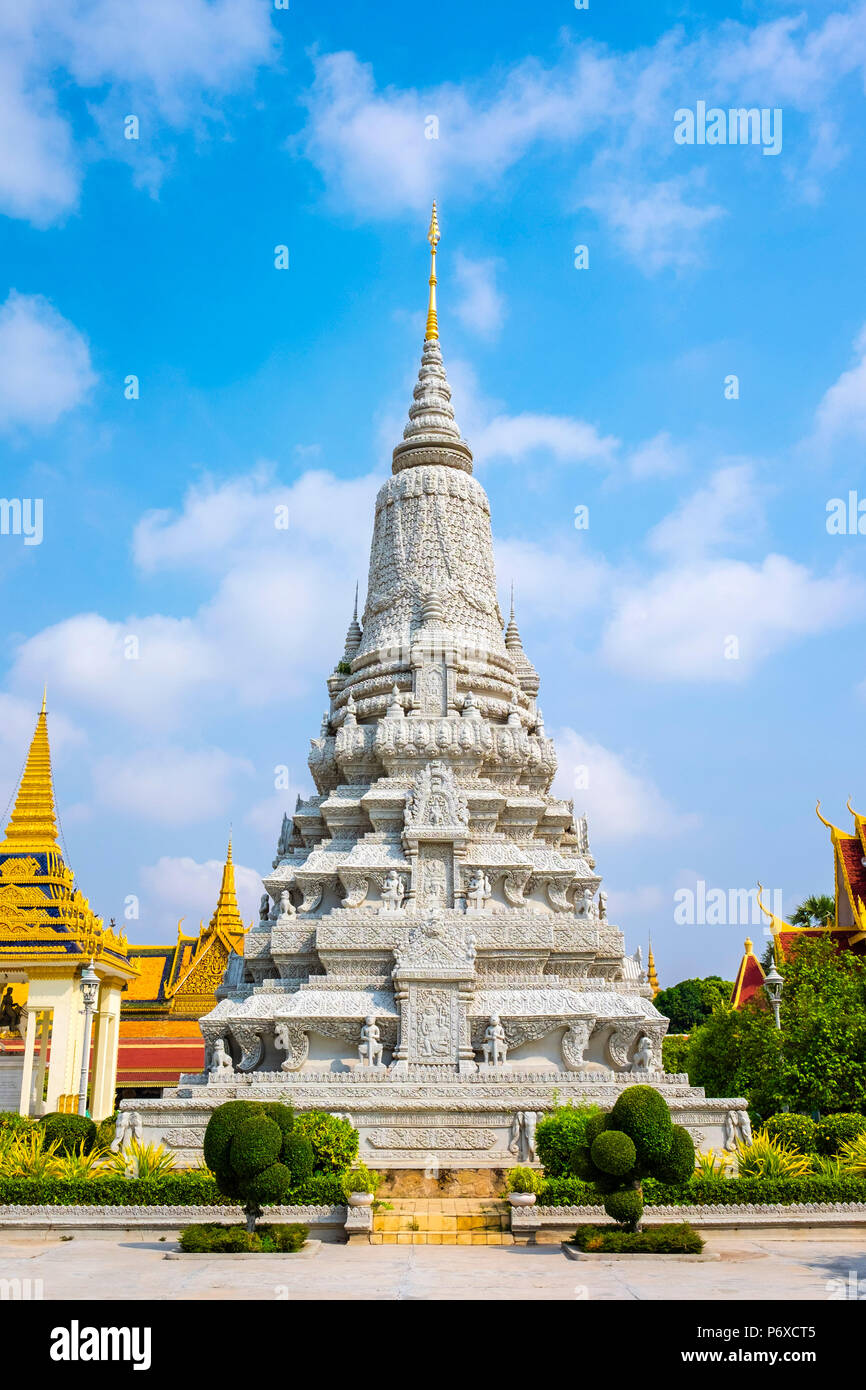 Buddhist stupa phnom penh stupa buddhist wat hi-res stock photography ...