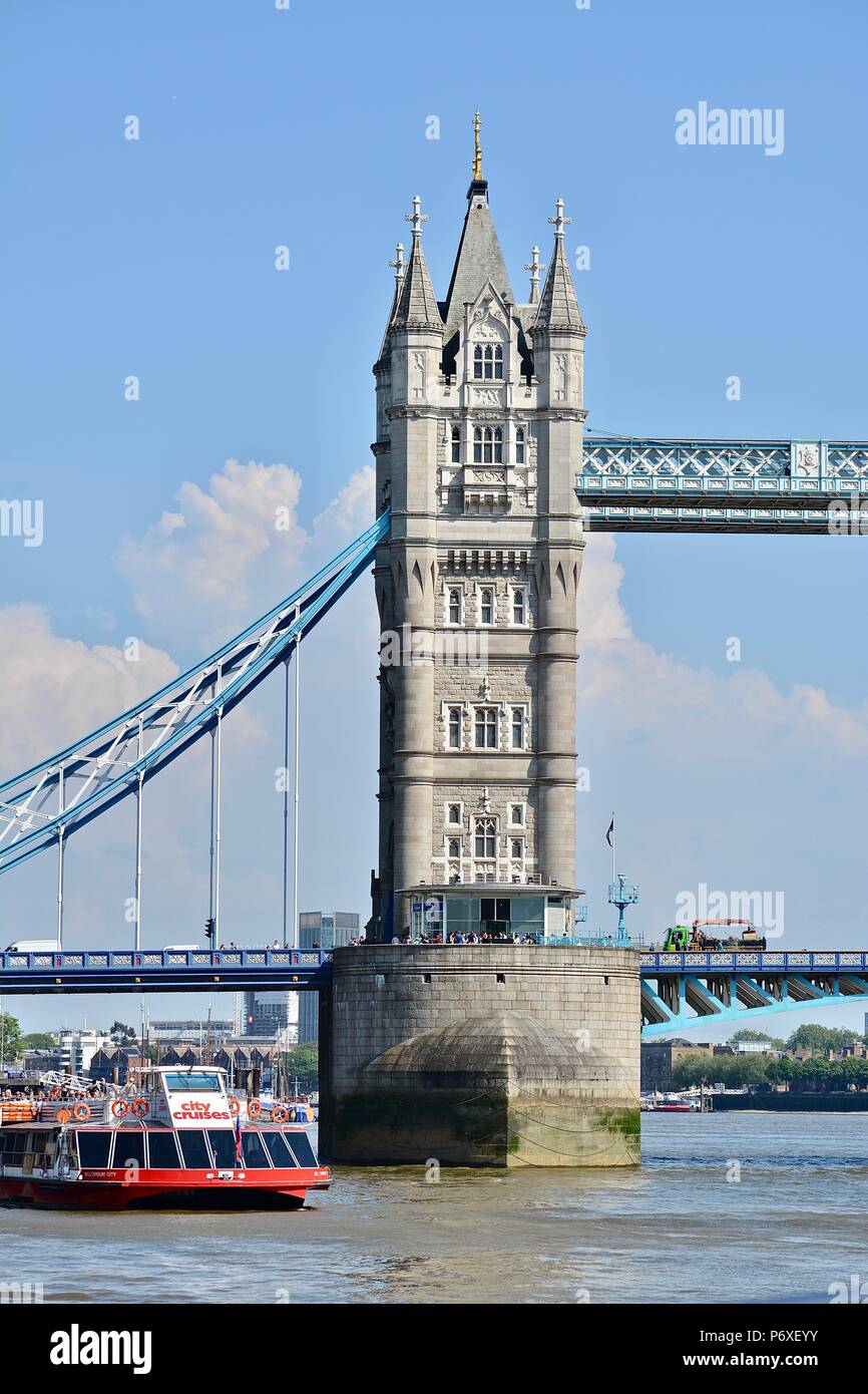The iconic Tower Tower Bridge over the River Thames in London, United ...