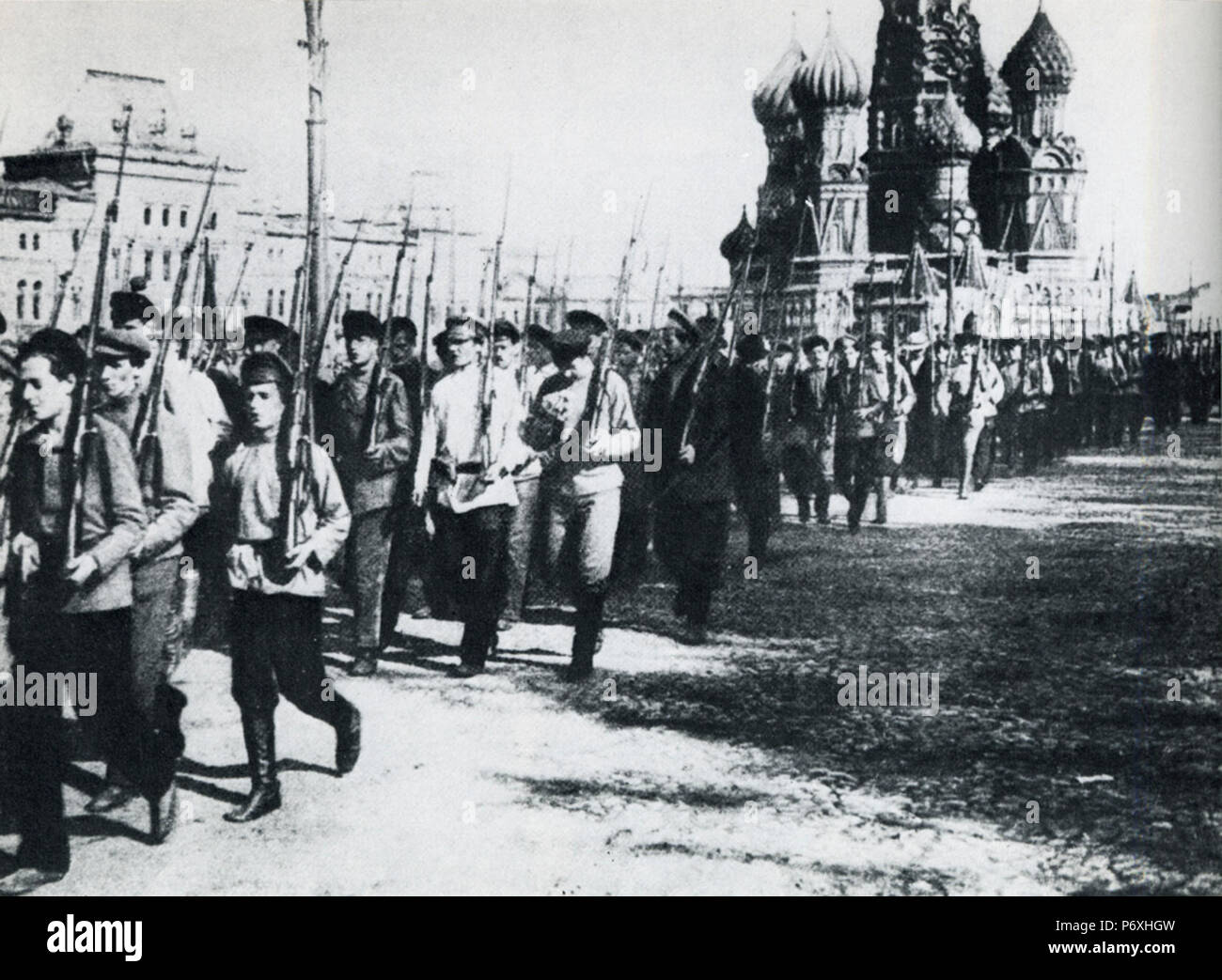 Red army parade hi-res stock photography and images - Alamy