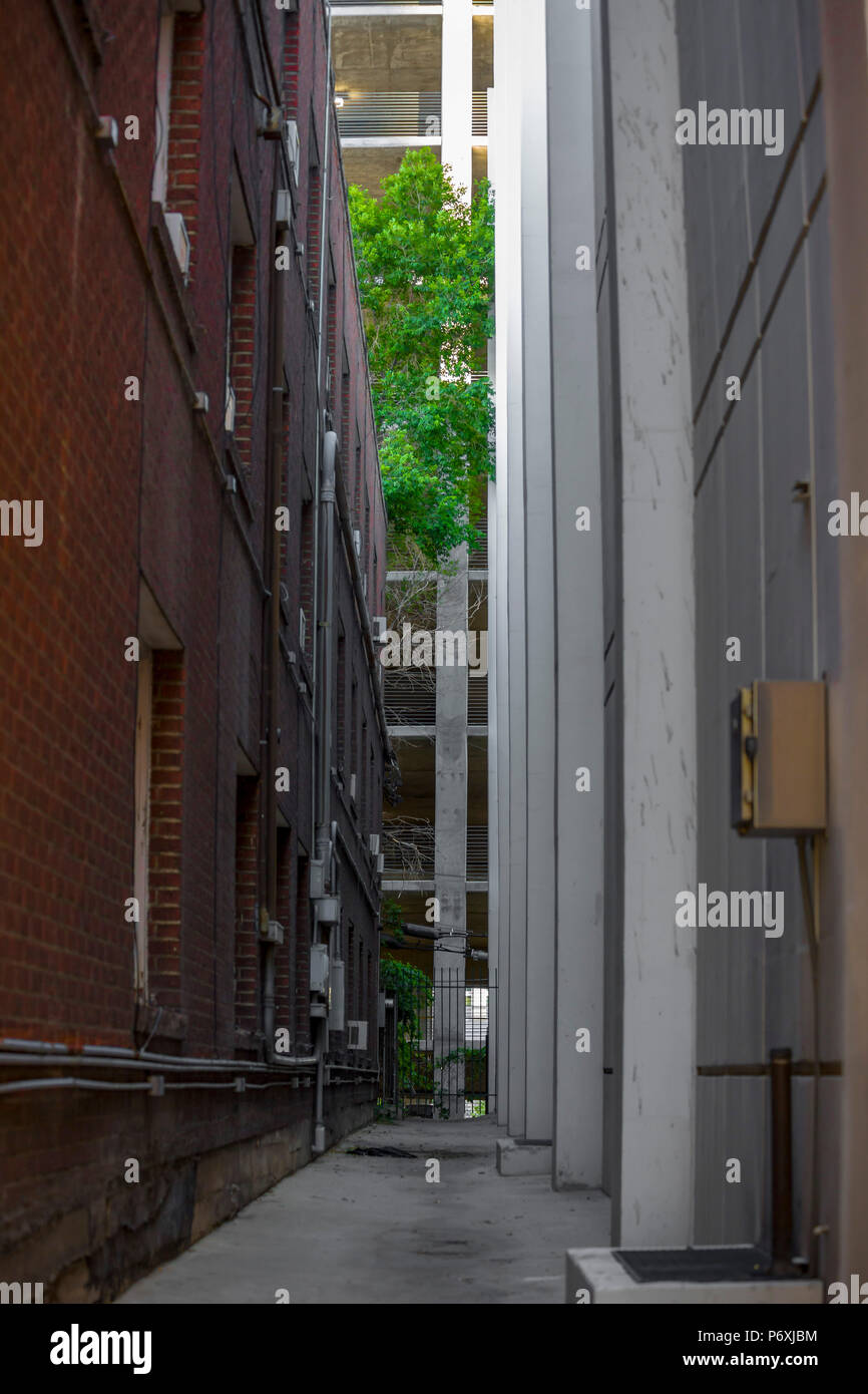 Old allyway hi-res stock photography and images - Alamy