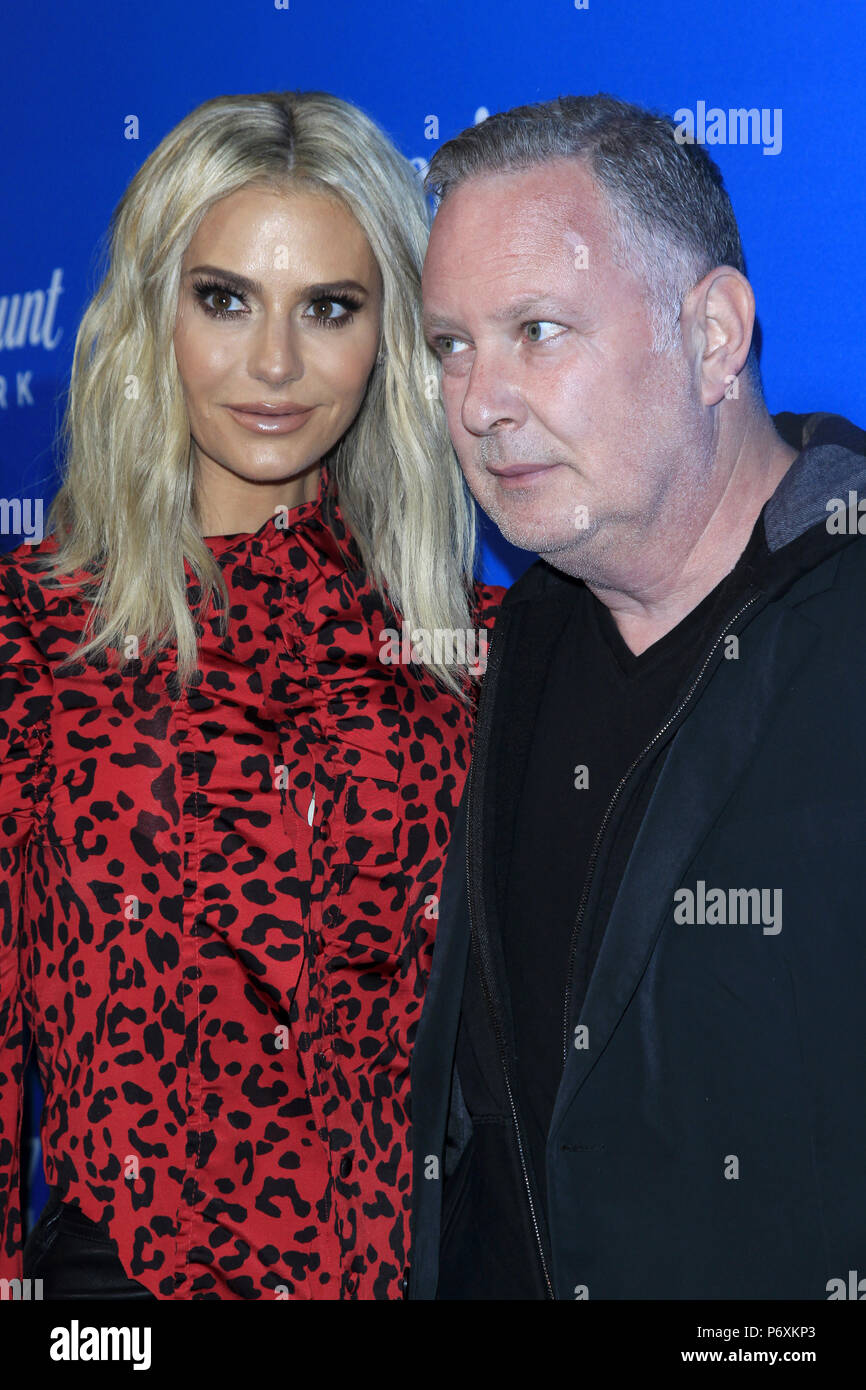 Dorit kemsley hi-res stock photography and images - Alamy