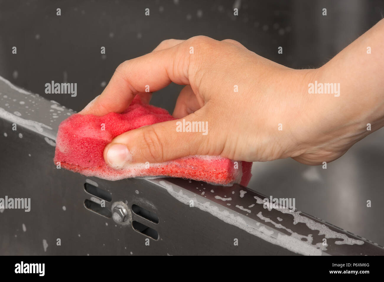 closeup of woman hand cleaning sink in the kitchen Stock Photo - Alamy