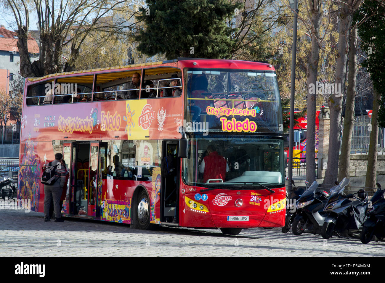 Spanish bus hi-res stock photography and images - Alamy