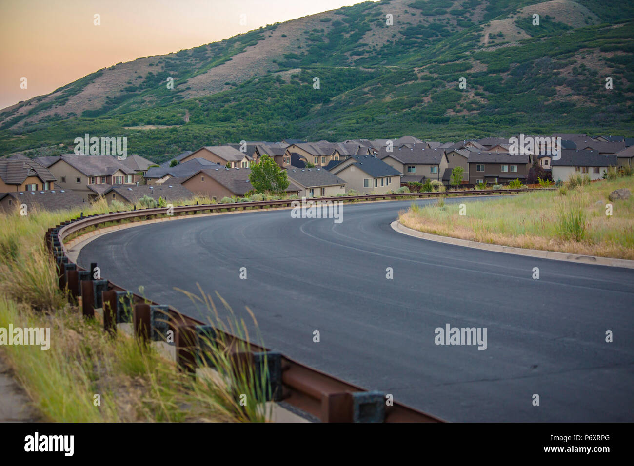 Curved road hi-res stock photography and images - Alamy