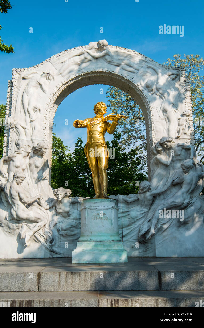 Johann Strauss Denkmal, Stadtpark, Vienna, Austria Stock Photo - Alamy