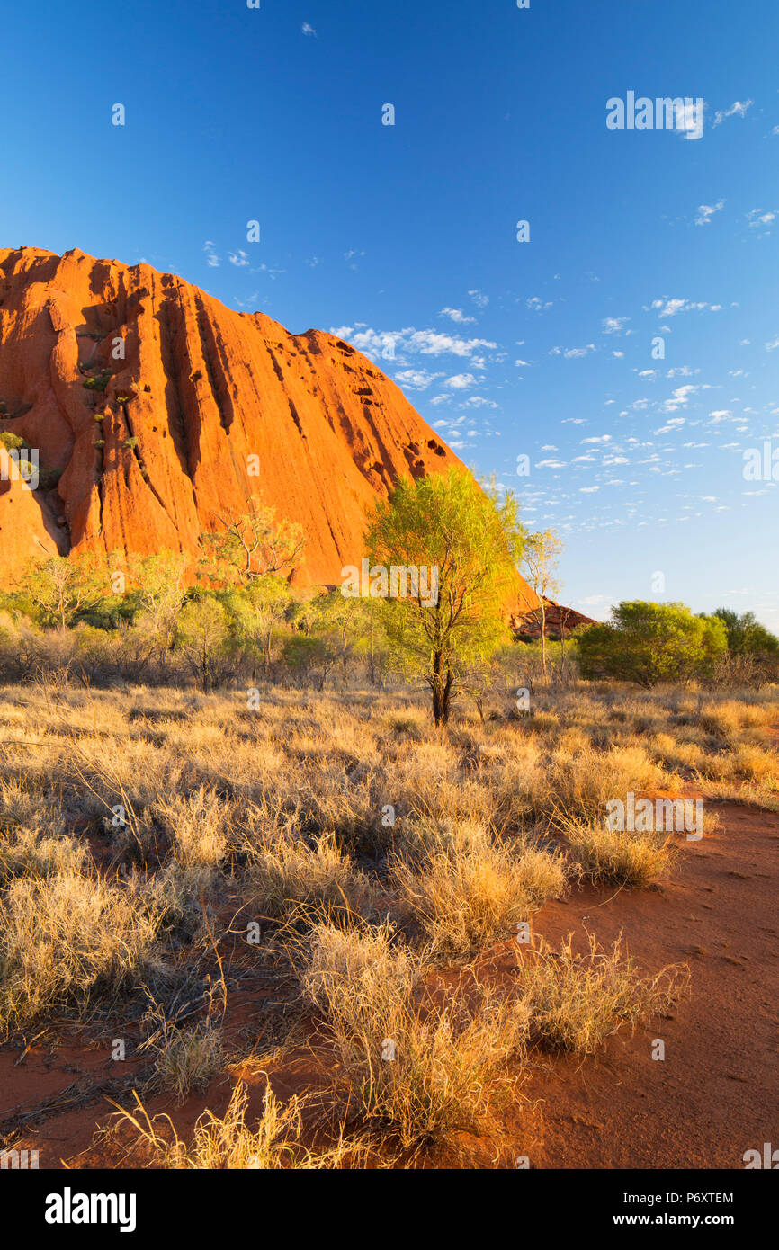 Uluru (UNESCO World Heritage Site), Uluru-Kata Tjuta National Park ...