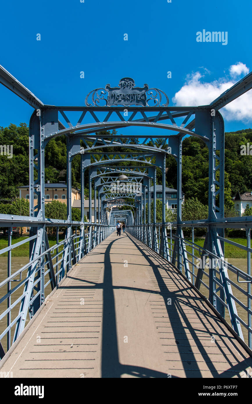 Mozartsteg bridge, Salzburg, Austria Stock Photo - Alamy