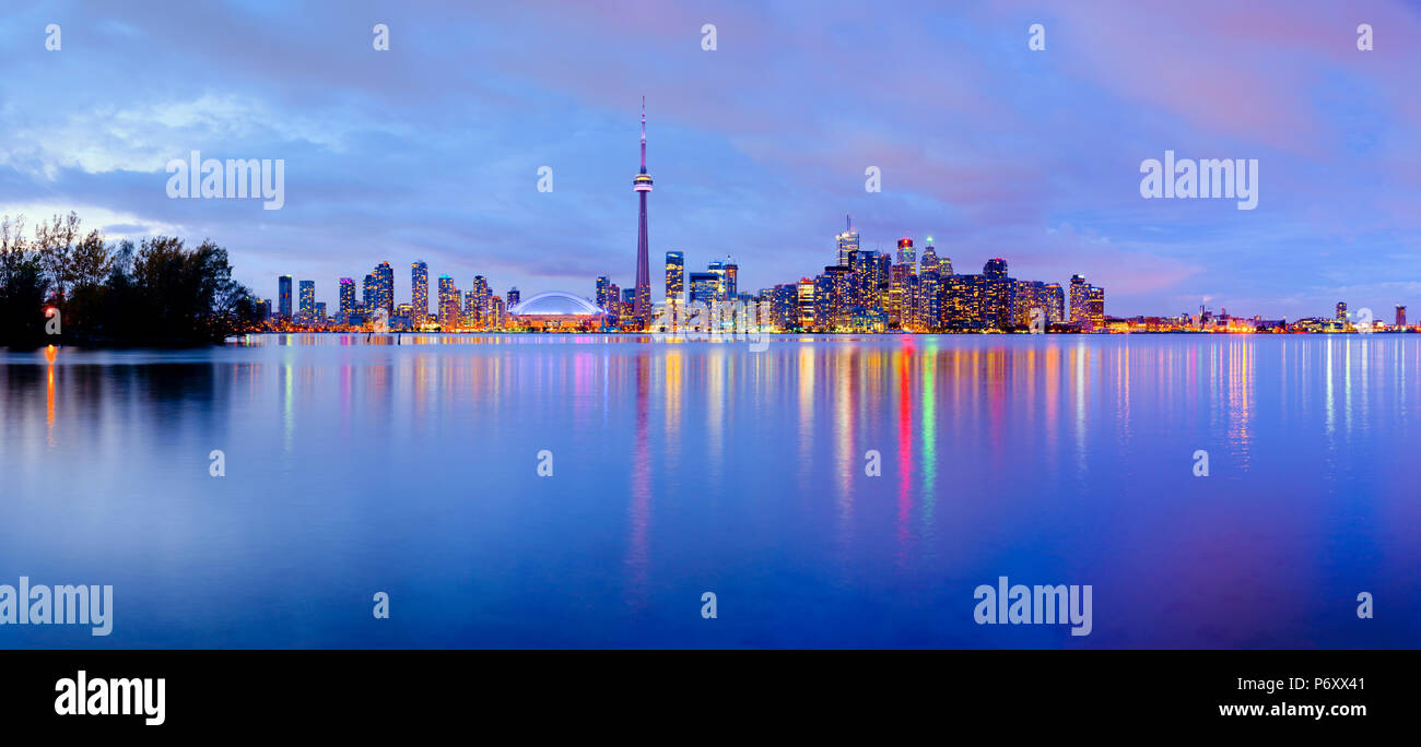 Canada, Ontario, Toronto, CN Tower and Downtown Skyline Stock Photo - Alamy