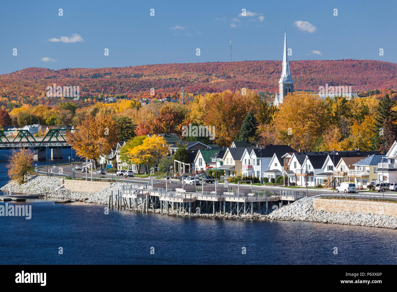 Canada, Quebec, Hull-Gatineau, town view along the Ottowa River, autumn ...