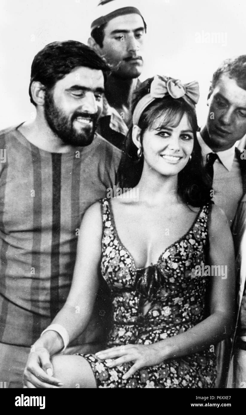 Actress claudia cardinale hi-res stock photography and images - Alamy
