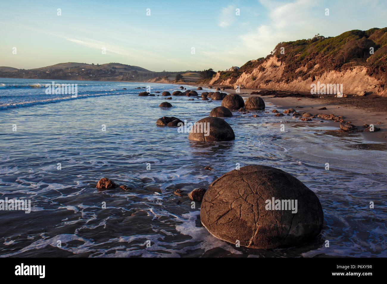 Stone boulders on coast hi-res stock photography and images - Alamy