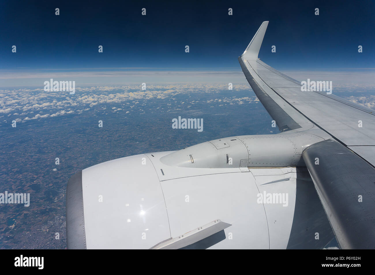 Airplane window seat wing hi-res stock photography and images - Alamy