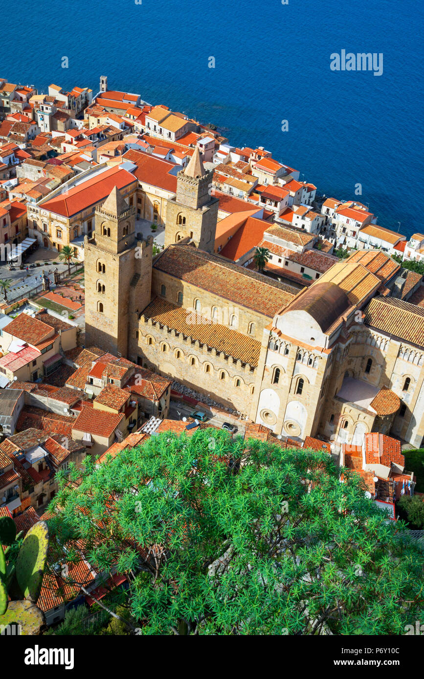 Top view of Cefalu, Cefalu, Sicily, Italy, Europe Stock Photo - Alamy