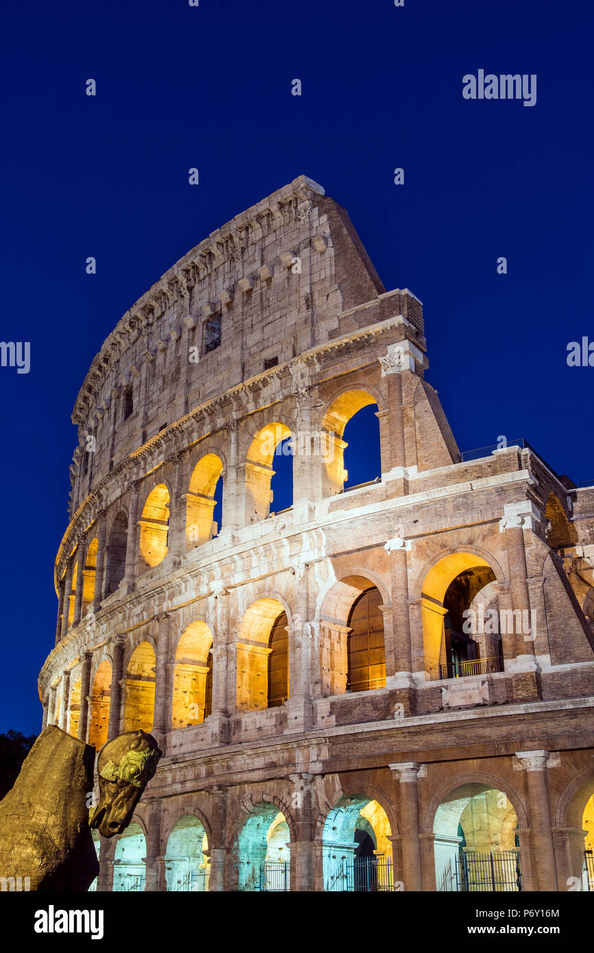 Rome city night view hi-res stock photography and images - Alamy