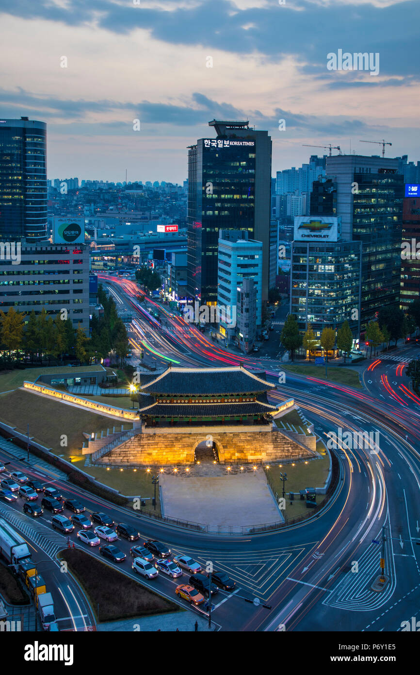 Sungnyemun Gate (Namdaemun Gate), Seoul, South Korea Stock Photo - Alamy