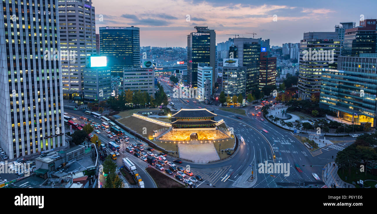 Sungnyemun Gate (Namdaemun Gate), Seoul, South Korea Stock Photo - Alamy