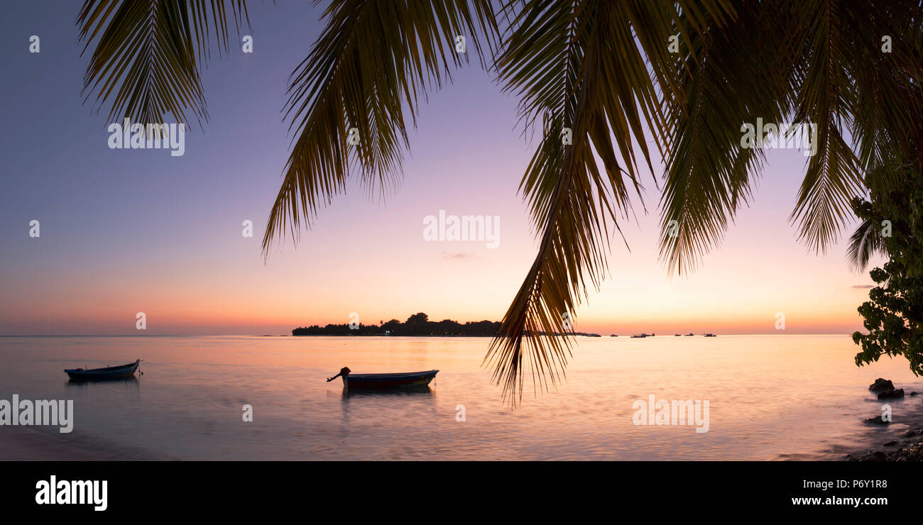 View of Kuramathi Island at sunset, Rasdhoo Island, Northern Ari Atoll ...