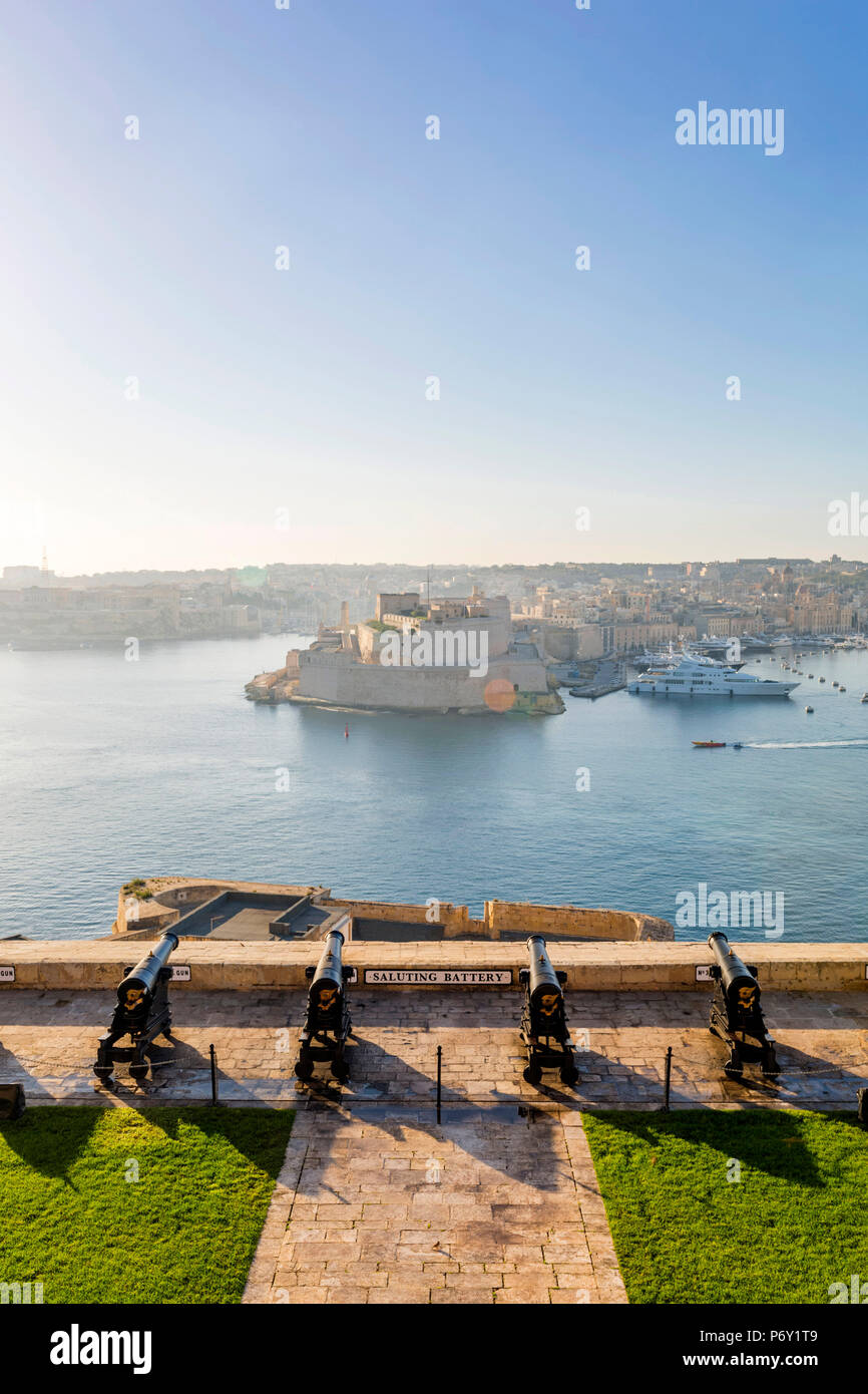 Malta, South Eastern Region, Valletta. The view across Grand Harbour to ...