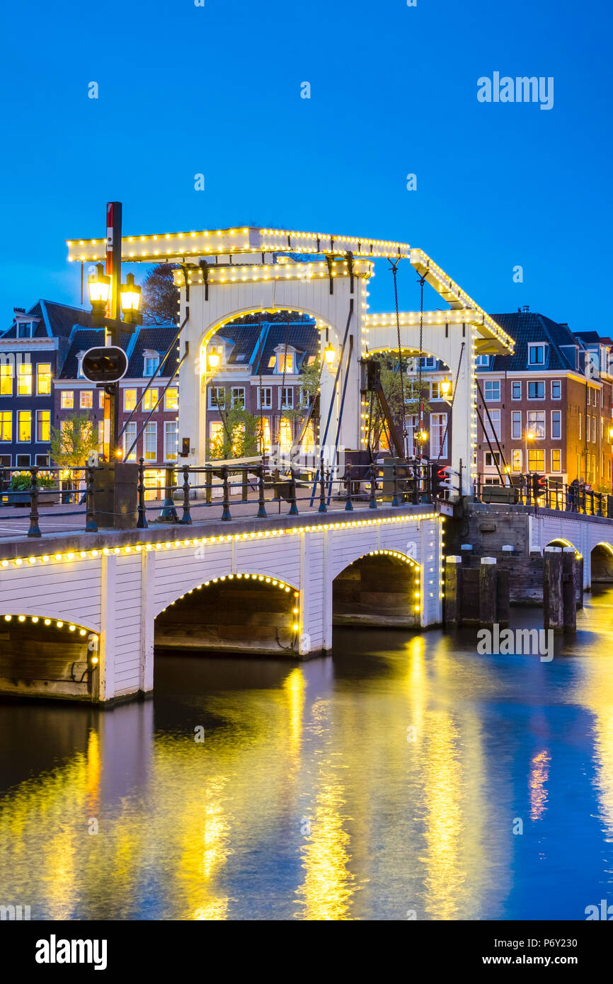 Magere brug skinny bridge hi-res stock photography and images - Alamy