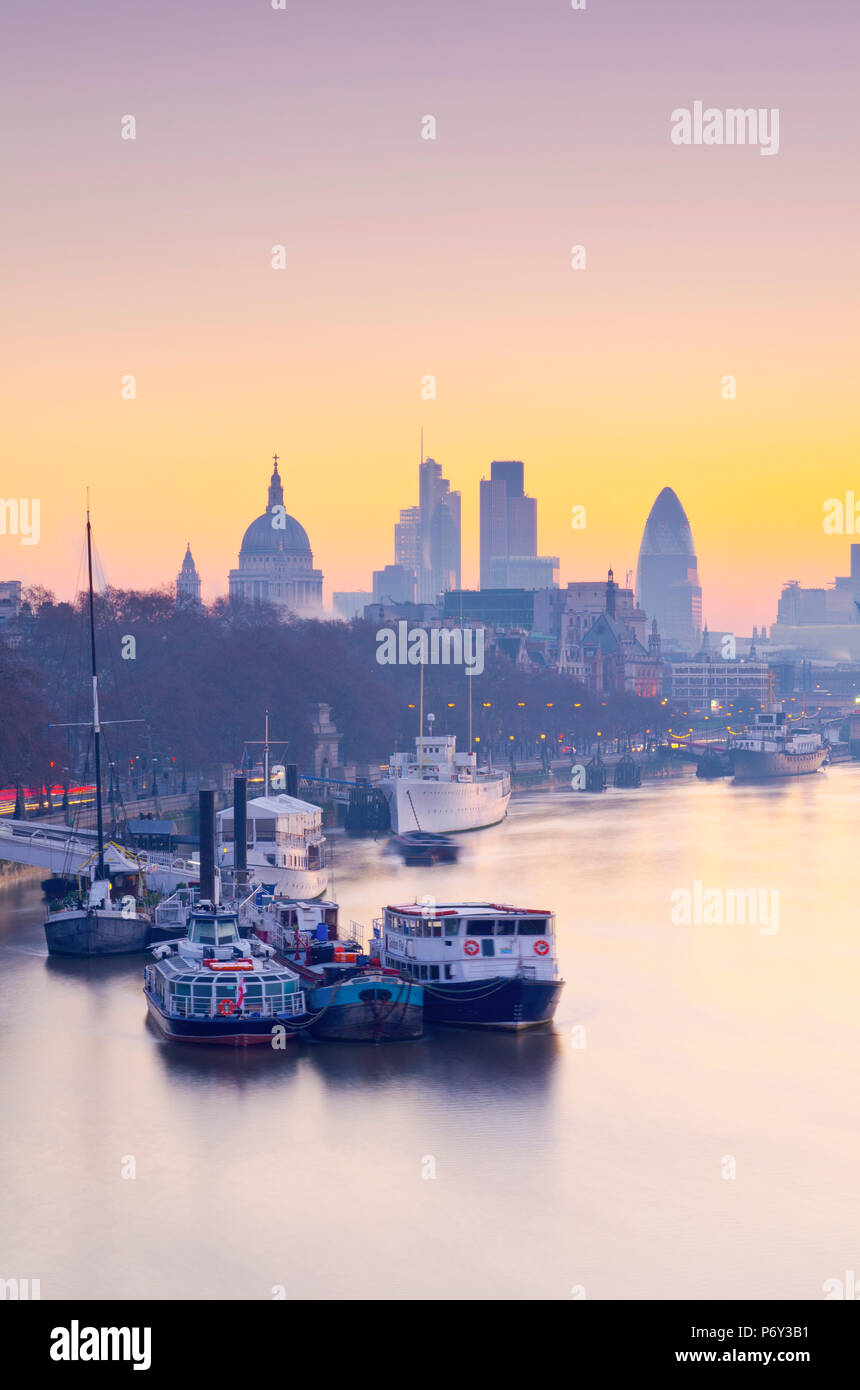 London at sunrise hi-res stock photography and images - Alamy
