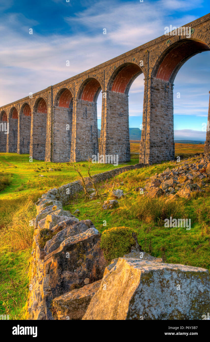Yorkshire viaduct hi-res stock photography and images - Alamy