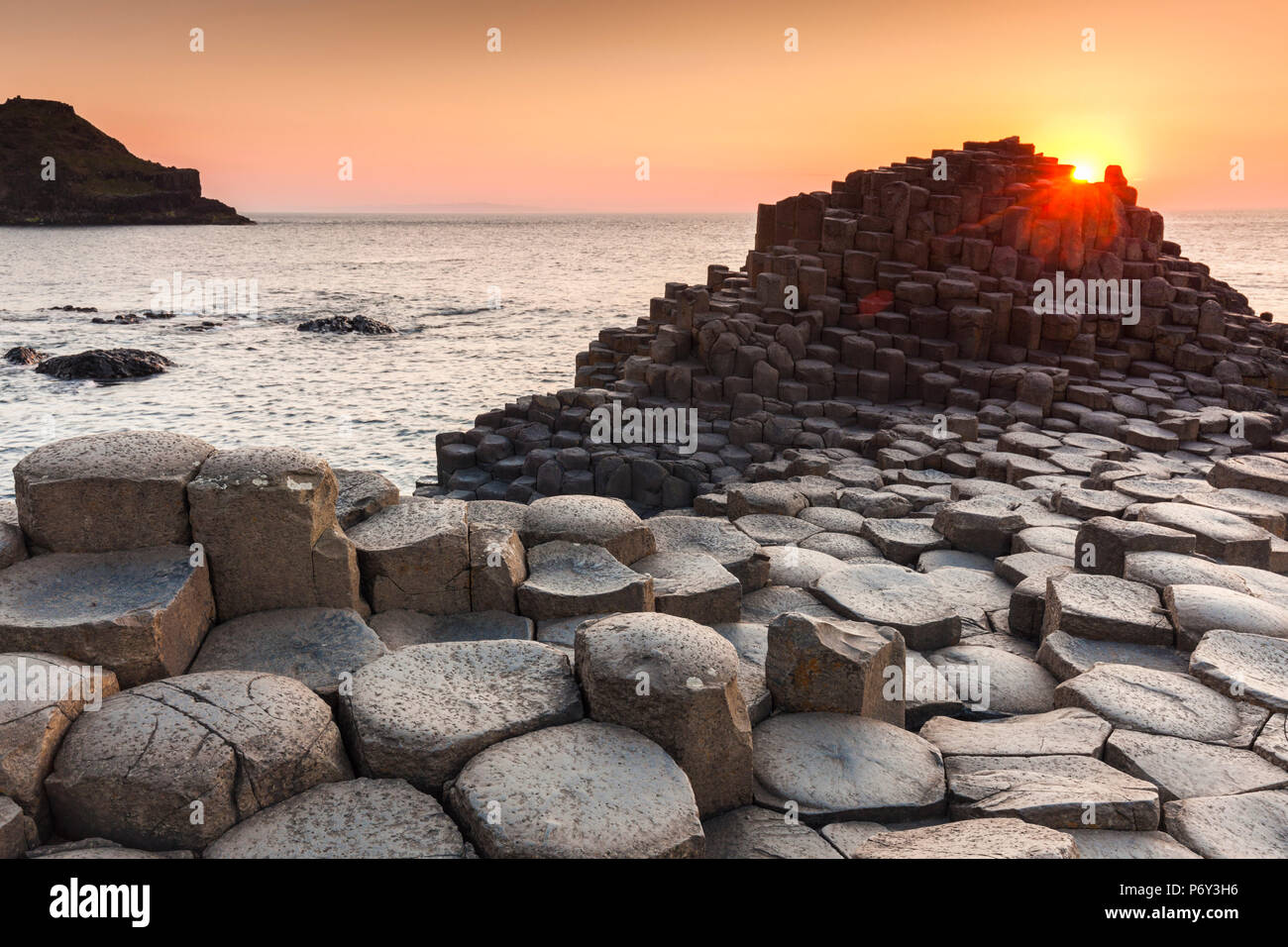 Coastal rock formation of basalt hi-res stock photography and images ...