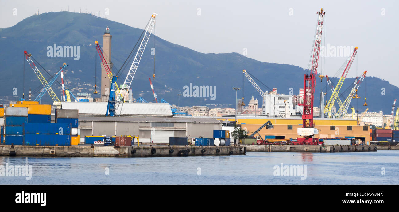 Cargo containers lift lifting cranes crane hi-res stock photography and ...