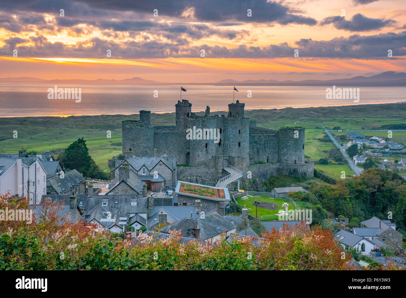 Uk, Wales, Gwynedd, Harlech, Harlech Castle, Harlech Beach and Llyn ...