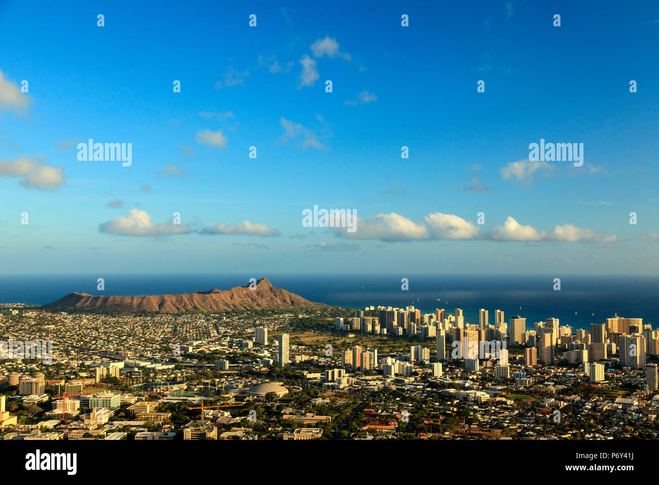 USA, Hawaii, Oahu, Honolulu Skyline and Diamond Head Crater, from Puu ...