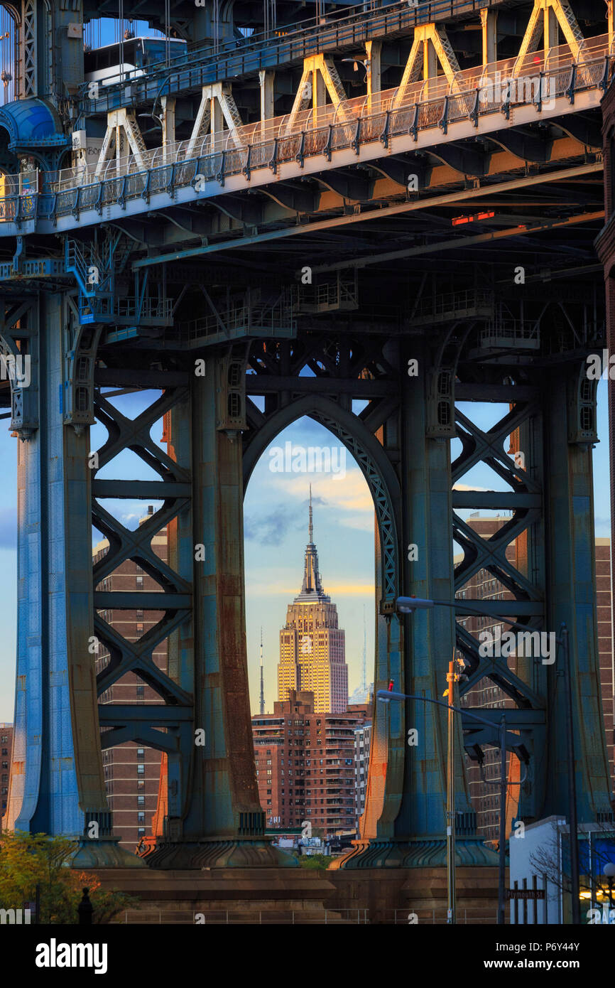 USA, New York, Brooklyn, Dumbo, Manhattan Bridge and Empire State ...