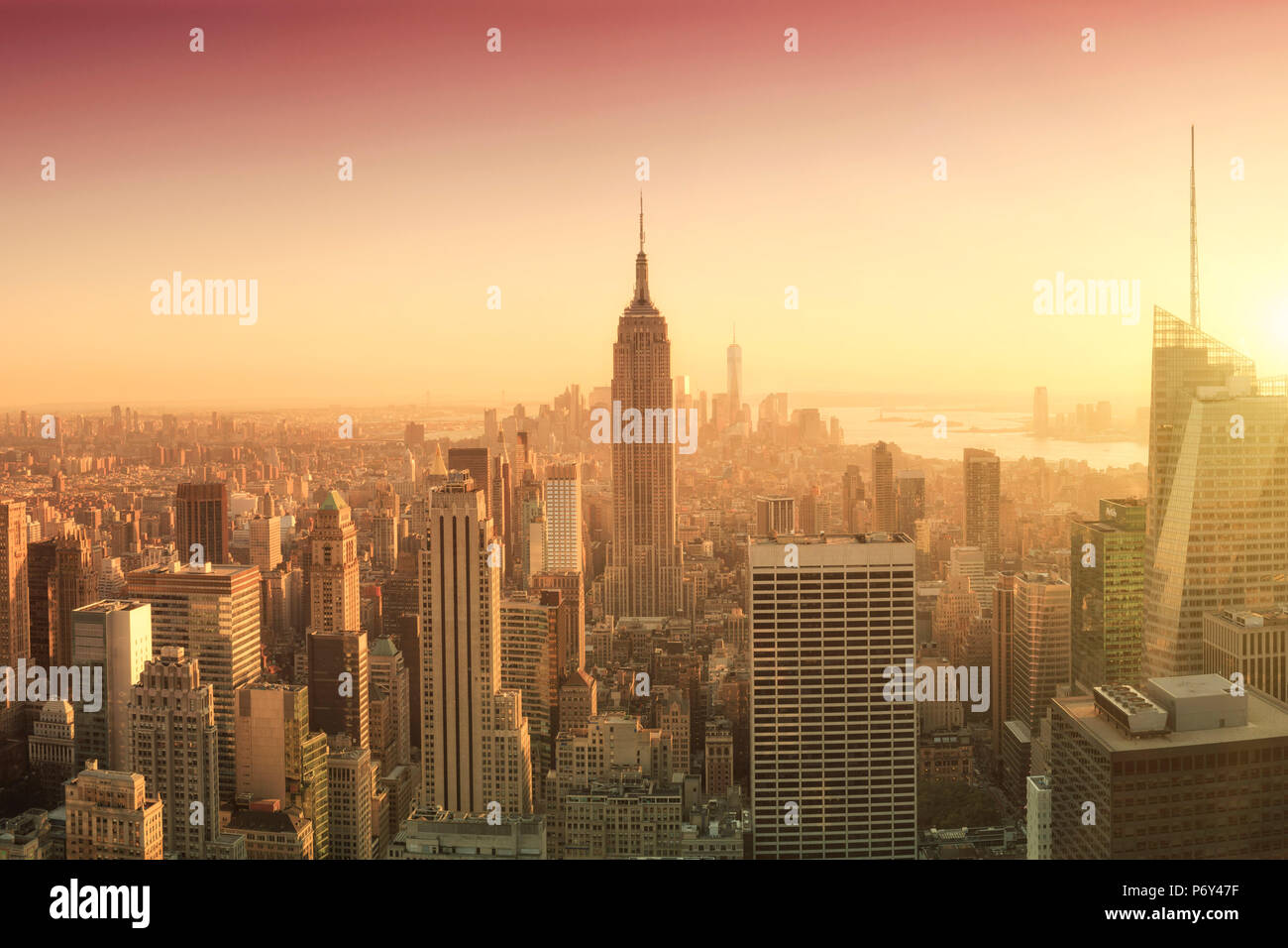 USA, New York, Manhattan, Top of the Rock Observatory, Midtown ...